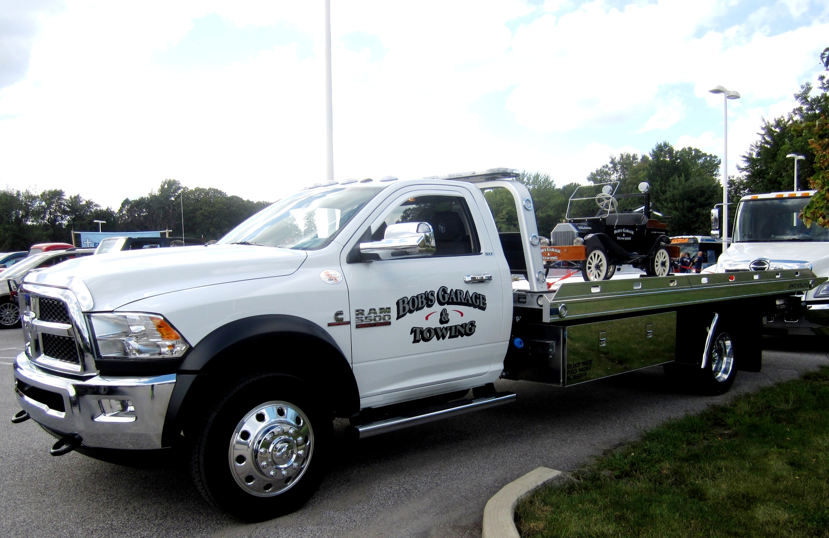 Bob's Garage & Towing - Flatbed Services
